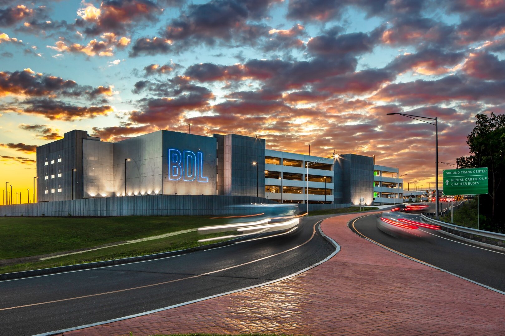 Bradley Airport Parking: Find Your Perfect Spot | Park 2 Jet